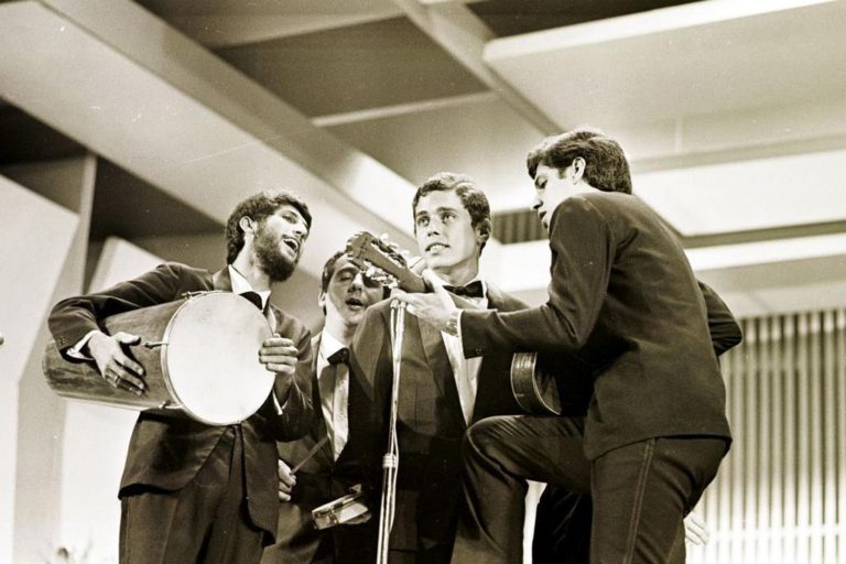 História e Letra de A Banda - Chico Buarque - O Melhor Blog de Musica ...